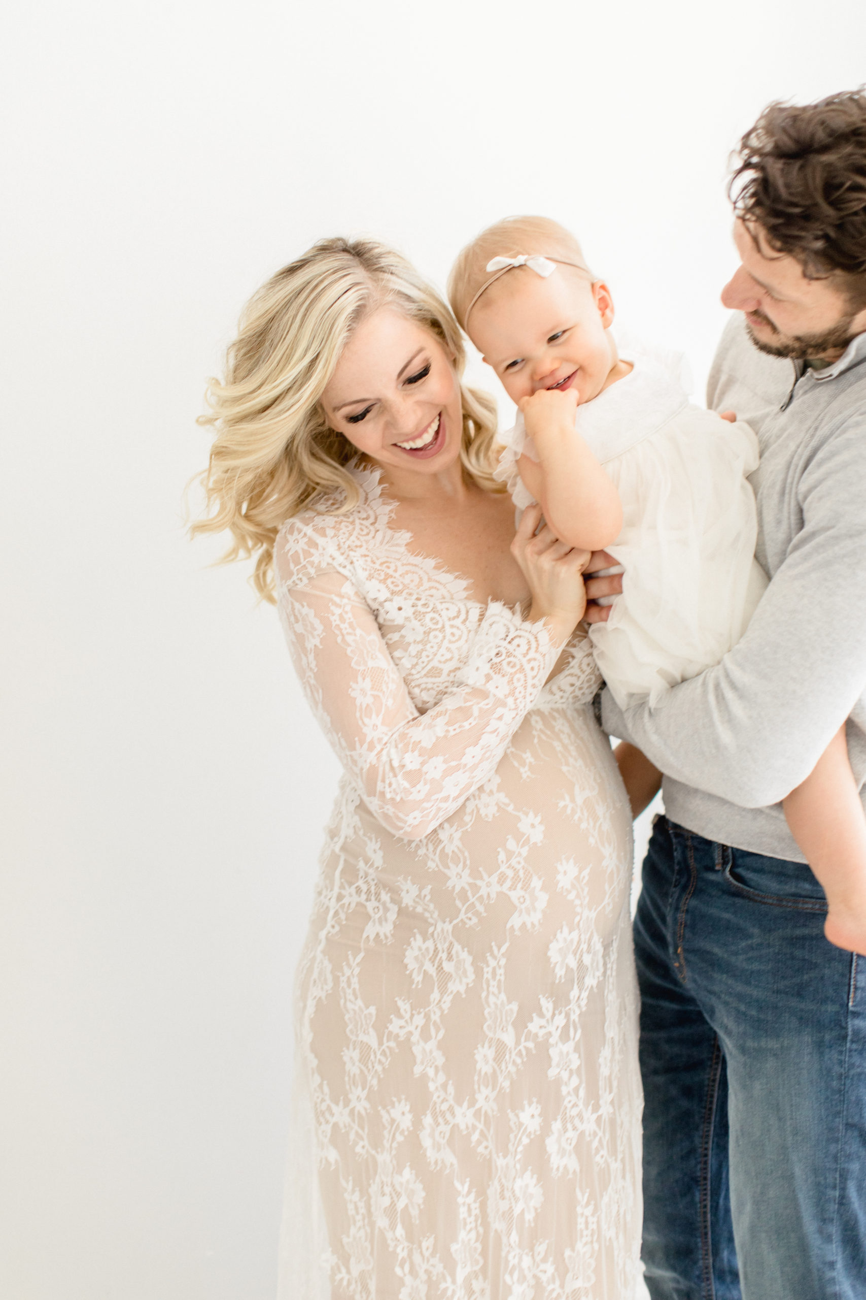 Engle Family's Maternity Simplicity Session | Brittany Elise Photography