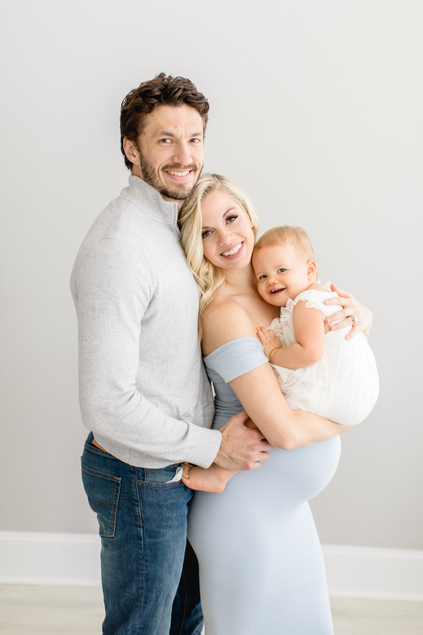 Engle Family's Maternity Simplicity Session | Brittany Elise Photography